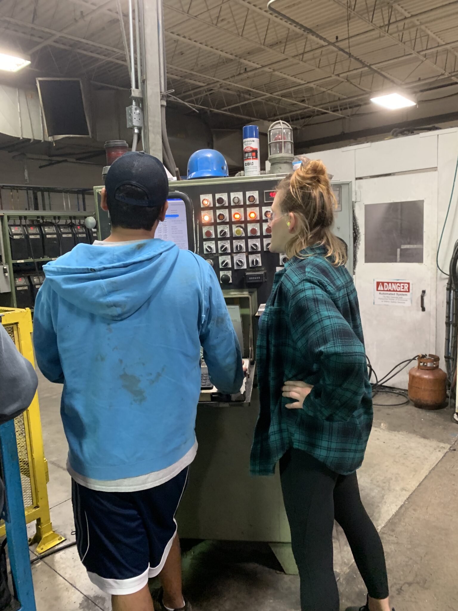 A Day in the Life of a Thermoforming Machine Operator - Trienda